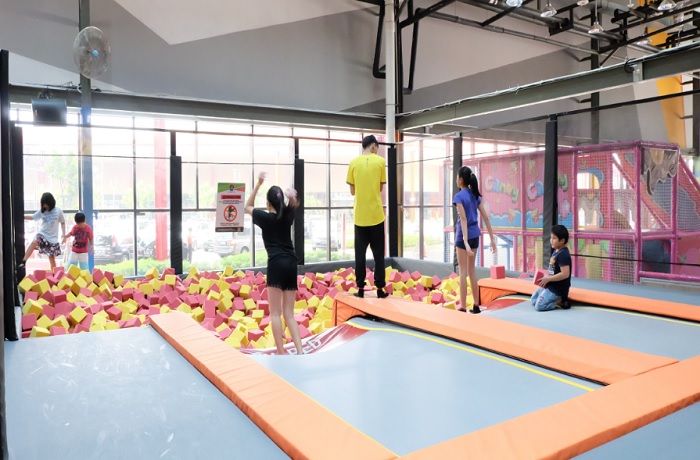 Yuk, Quality Time di Wahana Trampolin Fun and Fit Qbig Trampoline Park ...