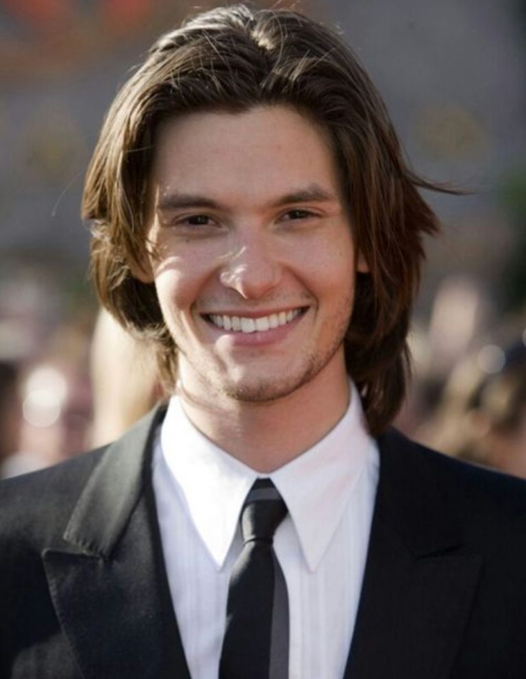 5 Rekomendasi Model Rambut Pria Panjang, Gondrong Siapa Takut ...