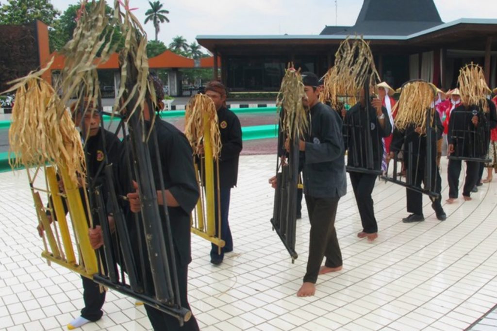 5 Alat Musik Banten yang Wajib Diketahui, Ada Bedug, Dogdog Lojor ...