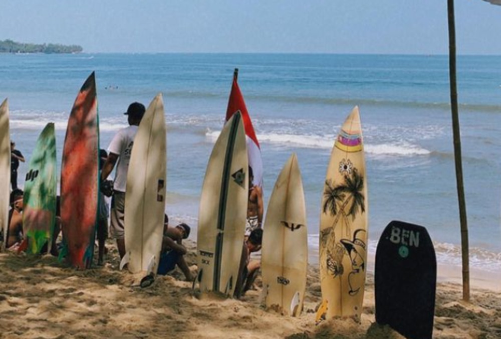 6 Aktivitas Seru di Pantai Pandan Carita, Cocok Dilakukan Bareng Bestie ...